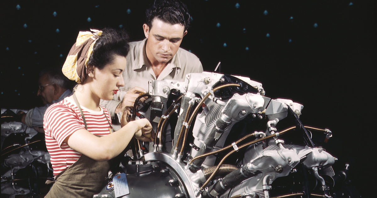 Woman is Trained as Aircraft Engine Mechanic – Women of World War II