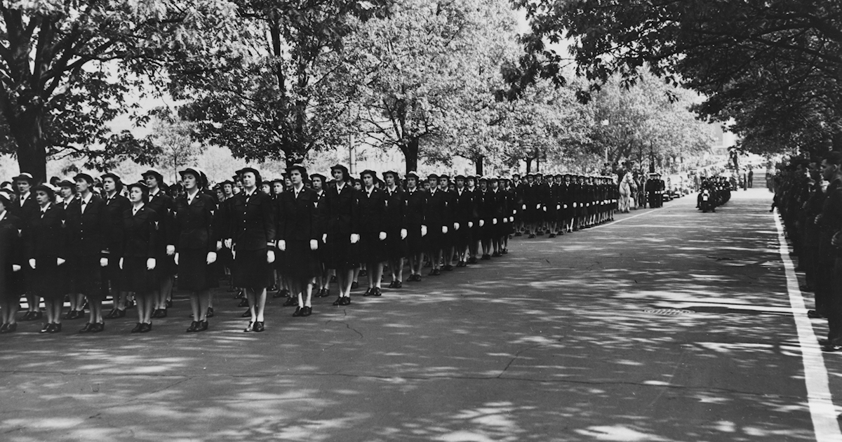 WAVES March in Roosevelt Funeral Procession – Women of World War II