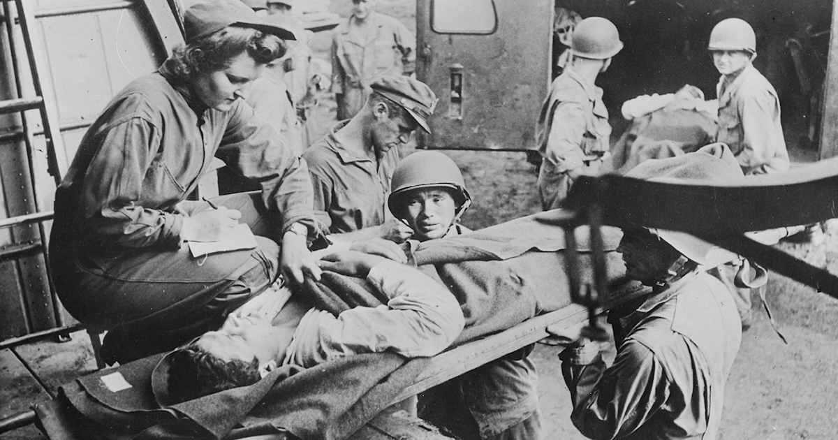 United States Army Nurse Flies With Wounded – Women of World War II